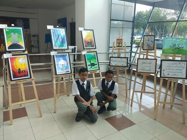 Pengaplikasian aneka teknik mudah dalam penghasilan karya seni visual ...