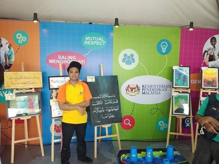 Pengaplikasian aneka teknik mudah dalam penghasilan karya seni visual ...